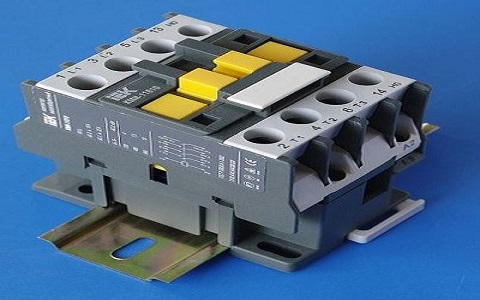 Contactor : Construction, Working Principle, Types and Differences
